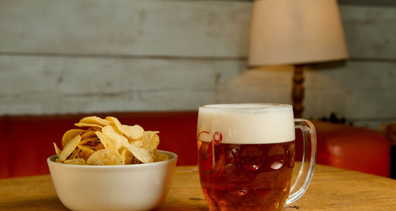 What is a Lager Beer? Difference Between Lager and Ale